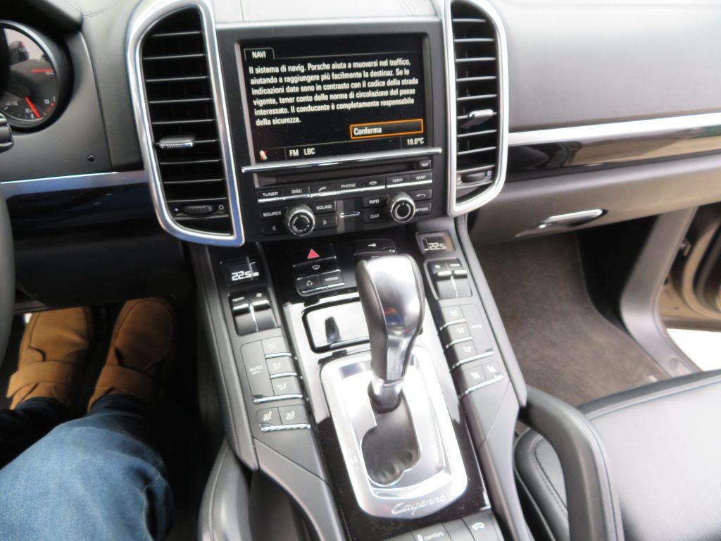 Porsche Cayenne "S" Hybrid/Petrol/electric 3.0 L Auto 2011 LHD ...