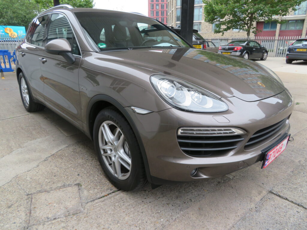 Porsche Cayenne "S" Hybrid/Petrol/electric 3.0 L Auto 2011 LHD ...